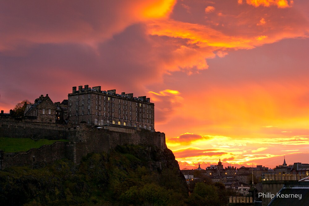 "Sunrise over Edinburgh Castle (3)" by Philip Kearney | Redbubble