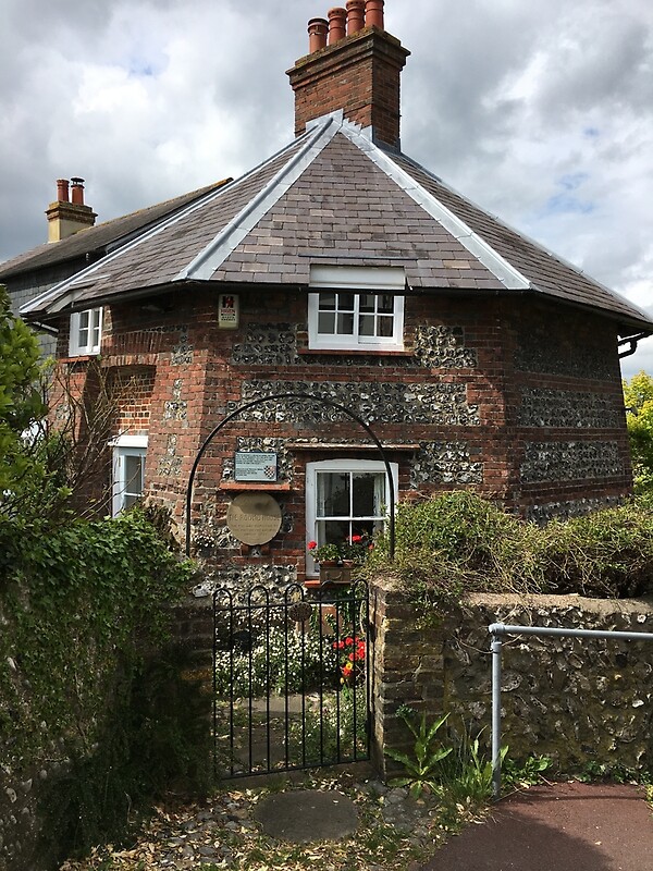 "Virginia Woolf's Round House, Pipe Passage, Lewes, East Sussex ...