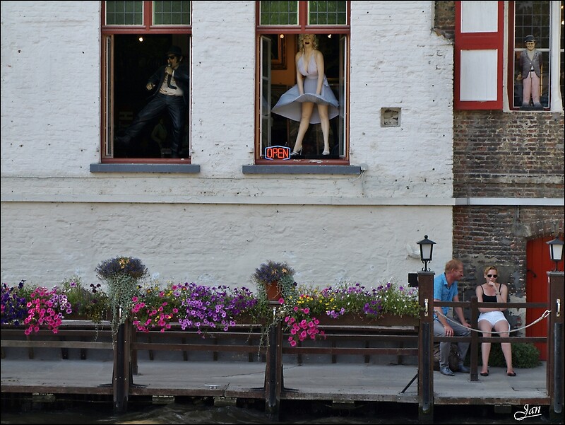 "RED Light in Brugge" by Janone | Redbubble