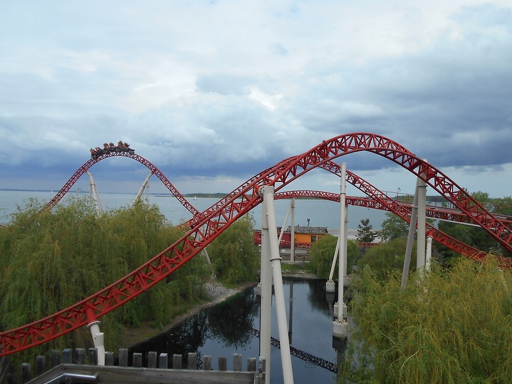 "Maverick Roller Coaster Camelback" by MontagnaMagica | Redbubble