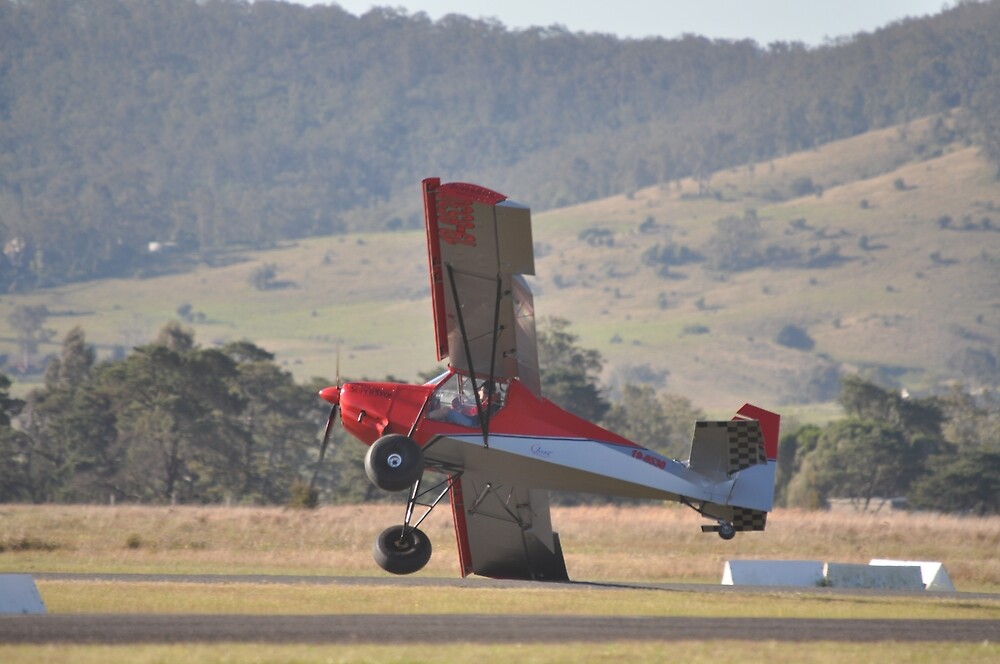 "Hunter Valley Airshow 2015 - Super STOL Crash Landing" by muz2142 ...