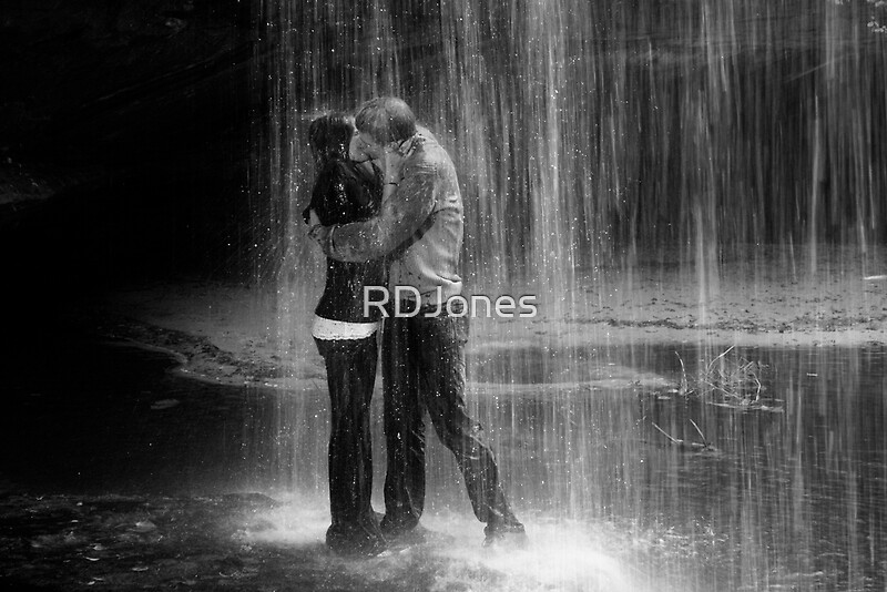 "Waterfall kiss" by RDJones | Redbubble