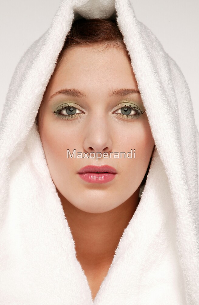 "Straight off the Camera!" by Maxoperandi | Redbubble