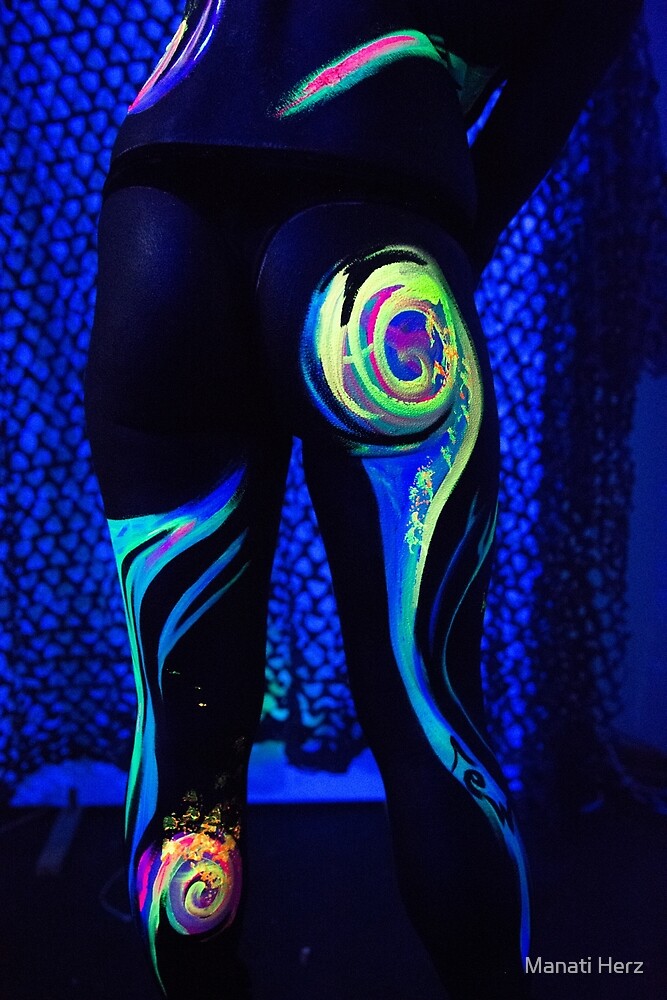 "Amyna E Wolf bodypainting" by Manati Herz | Redbubble