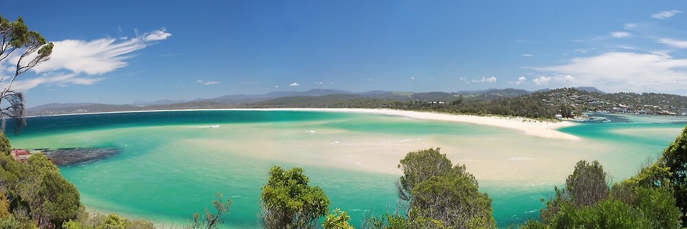 "Bar Beach Merimbula" by Brett Thompson | Redbubble