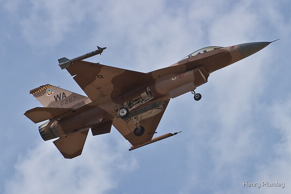 "Desert camouflaged F-16 Fighting Falcon landing during Red Flag 10-2 ...