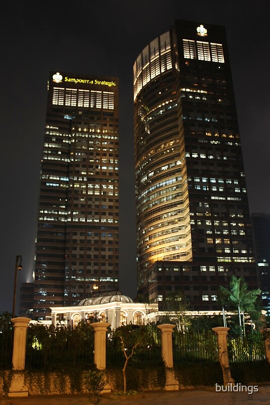 « Place stratégique de Sampoerna (de nuit) » par buildings | Redbubble