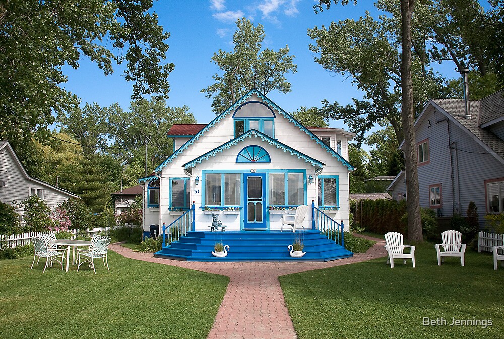 "Alice in Wonderland House" by Beth Jennings | Redbubble